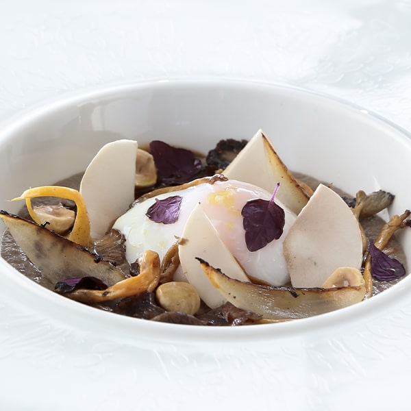 Recettes de chefs | Champignons travaillés, jaune d’œuf confit et ...