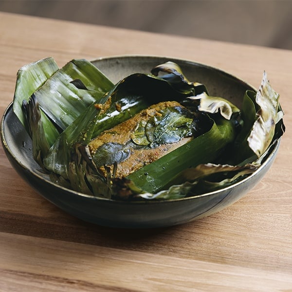 Recettes de chefs | Poisson au curry thaï dans une feuille de banane ...